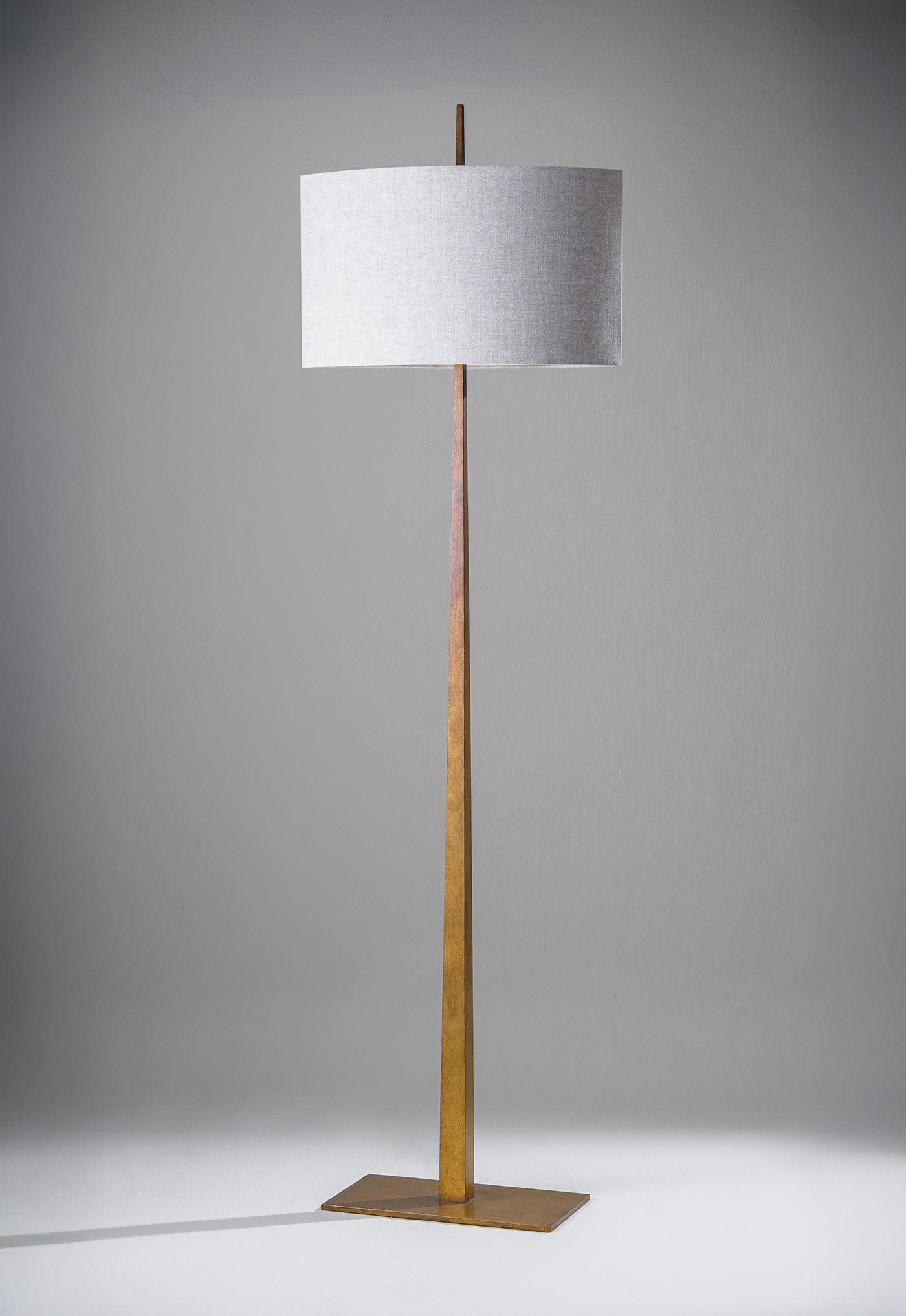 Tapering Harral Floor Lamp – Porta Romana
