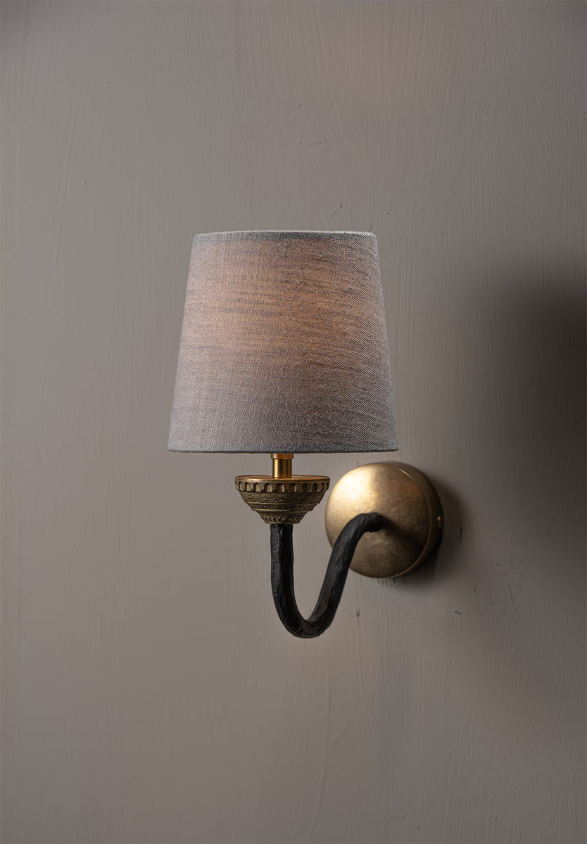 Freya Wall Light – Porta Romana