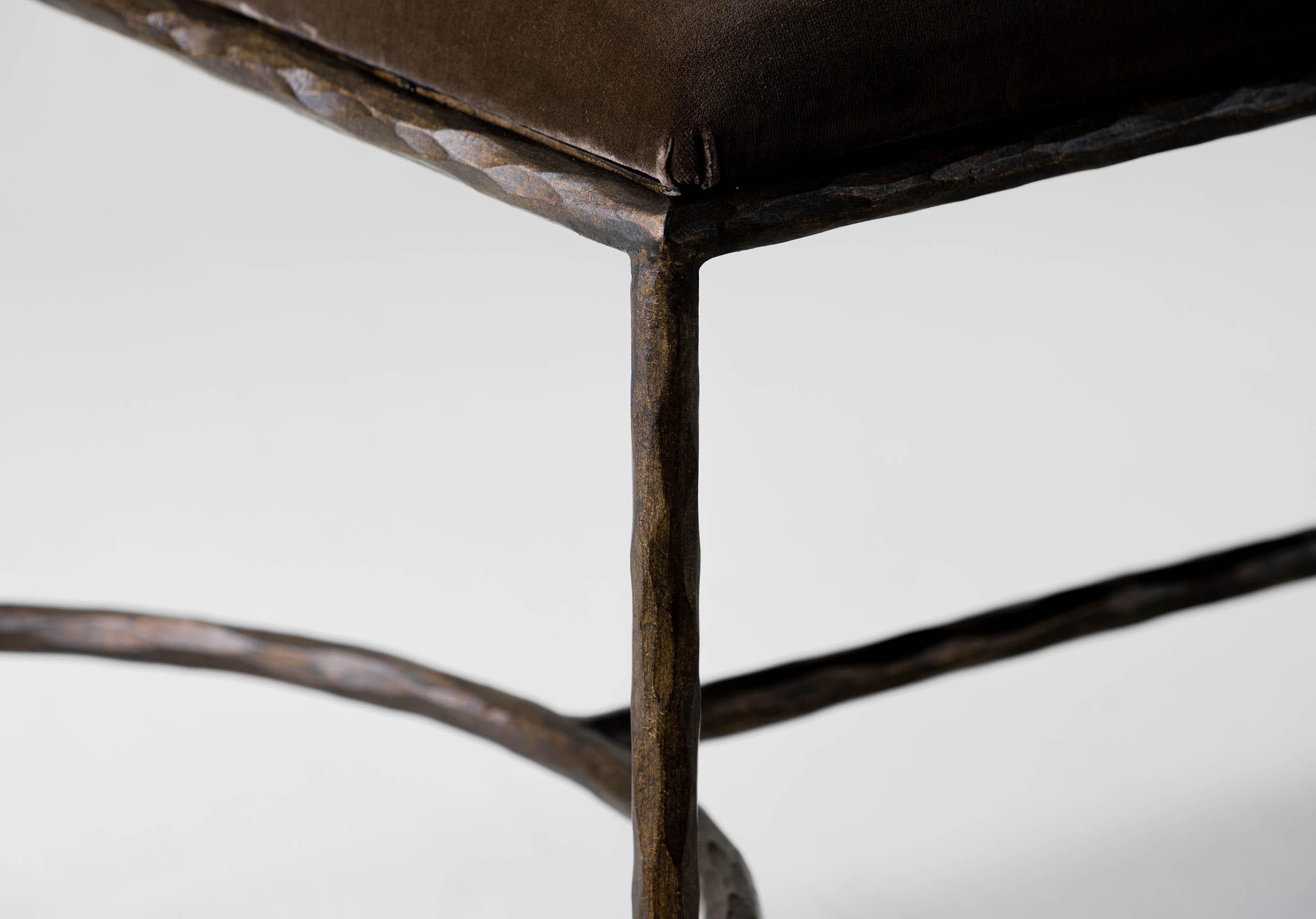 Logan Bed End Bench – Porta Romana